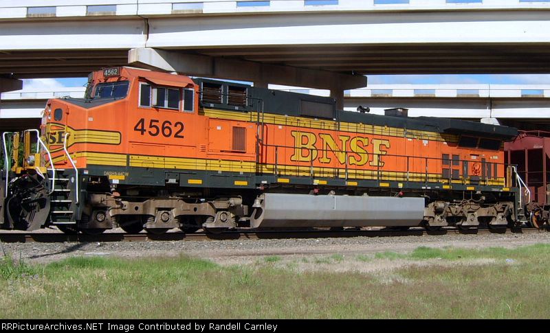 BNSF 4562